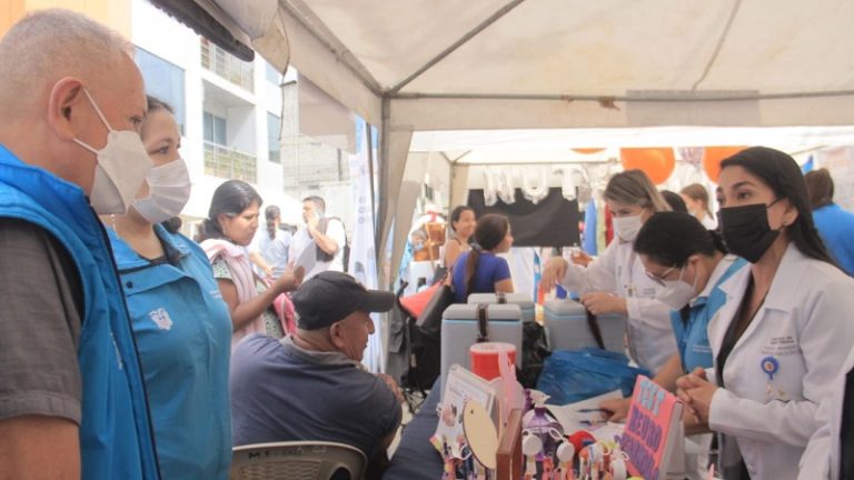 Feria Infancia con Futuro visitó Camilo Ponce Enríquez – Ministerio de ...