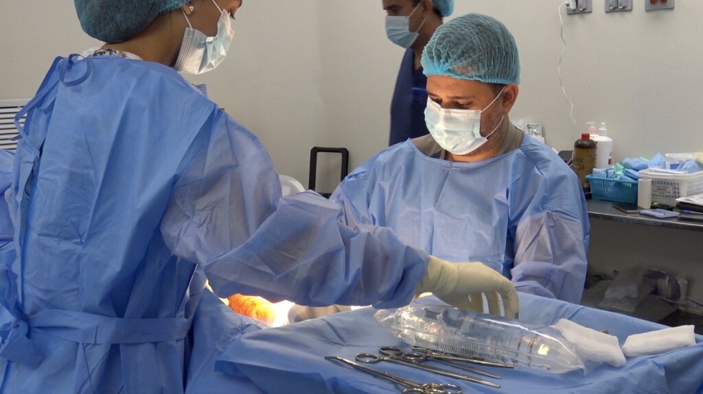Hospital Teófilo Dávila realizó con éxito primera cirugía de columna ...